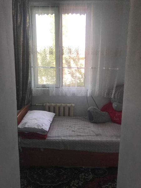 ул.Новомосковская кафе Вечер 2-комн 2/4 55 м² кирпич 2х6 без ремонта
