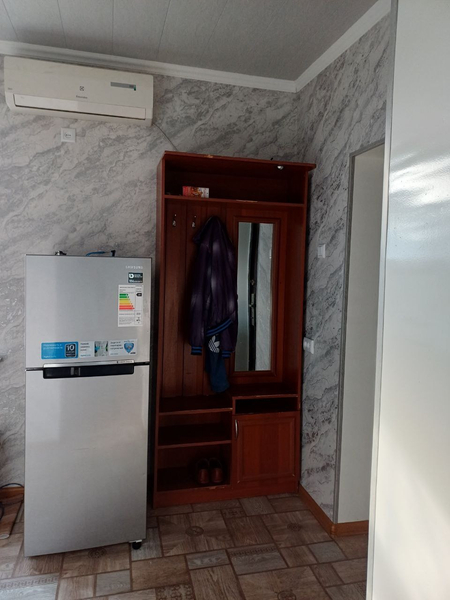 Продам участок 5соток 2ком двух этажный дом с кадастром с мебелью