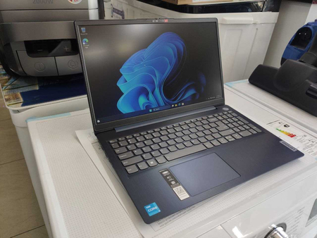 Lenovo IdeaPad 3 15IAU7 Intel i3-1215U, 8GB DDR4, 256GB NVMe M.2