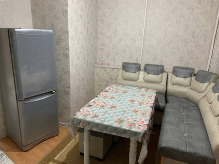 Shayhontoxur kvartira sotiladi 5xona 96kv