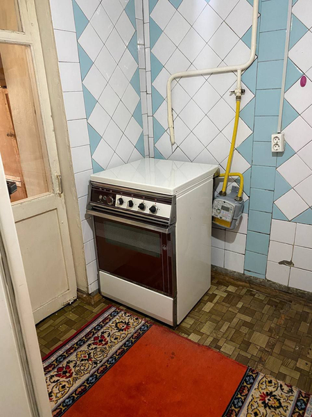 Продам квартиру на Буюк Ипак Йули 2/2/5 лоджия 2*6 отличная локация