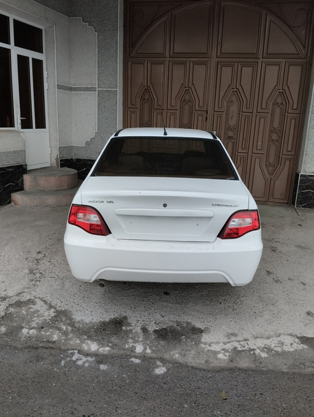 Нексия 1,6 сотилади
