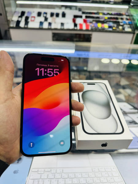 iPhone 15  128 gb black yengide