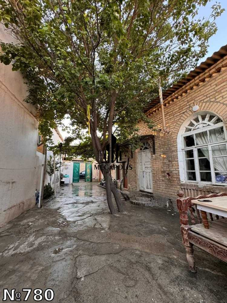 Hovli sotiladi №780