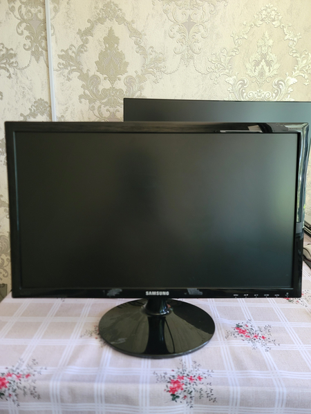 Компьютер i5/RX470 4g/ssd120/hdd320/монитор 22/комплект