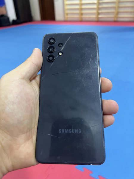 Samsung a 32 yaxwi holatda