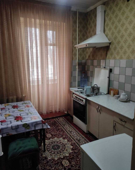 Сдается 1 ком квартира Максим Горький метро БИЙ студентам не сдается !
