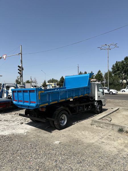 Продаётся ISUZU самосвал