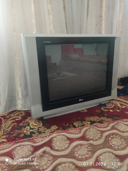 Телевизор LG flatron