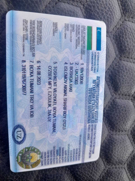 Yengil yuk mashinasi UAZ3303 sotiladi