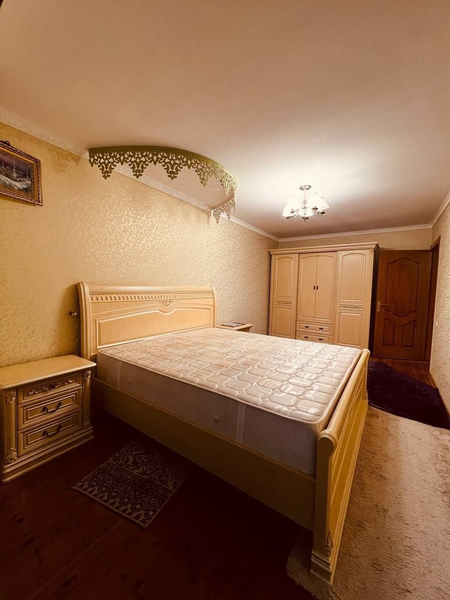 Продам квартиру Буюк ипак йули рядом с метро 4/4/5 80м2