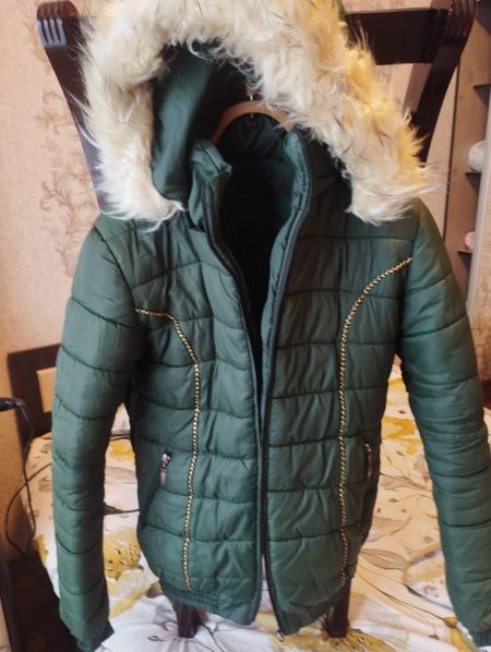 Продам куртки женские.