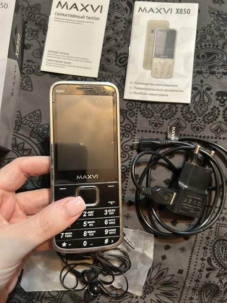 Продам телефон Maxvi x850 dual sim в отличном состоянии
