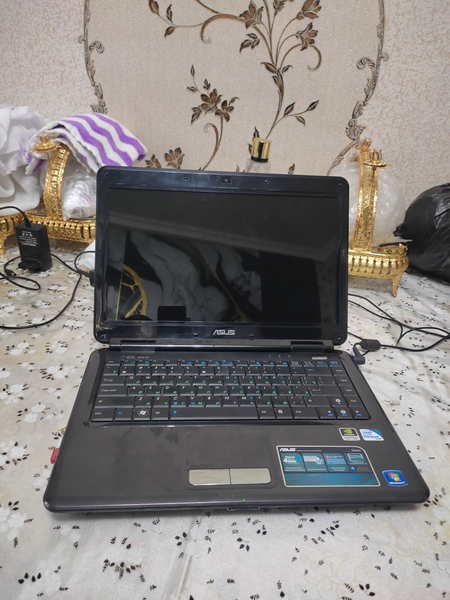 Noutbuk ASUS sotiladi srochno