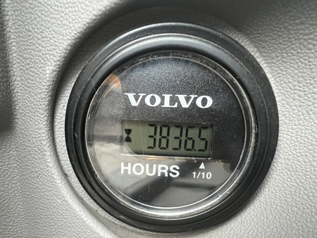 Продоется VOLVO EW60E pro 2022год