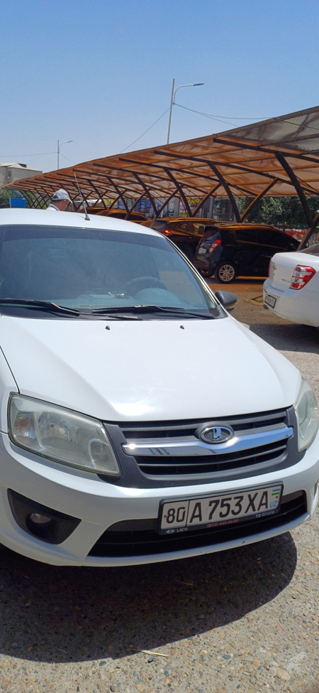 Lada granta 2014 sotiladi