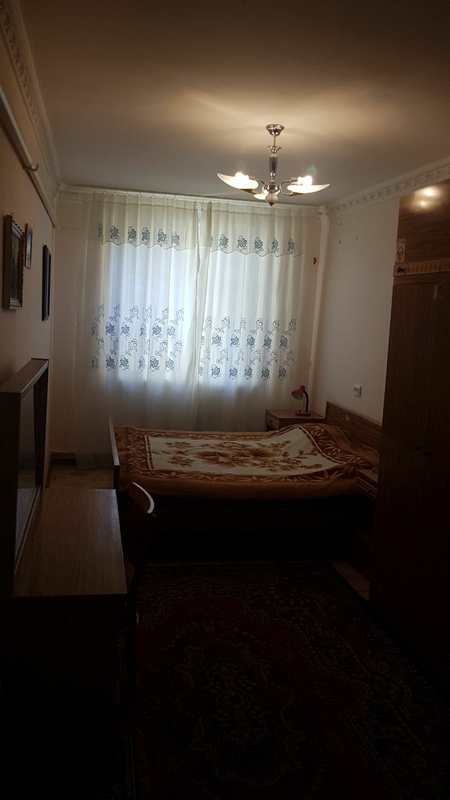 Срочно продам 3 ханалы квартира 22мкр дом13 кв9   3 этаж  боковой емес