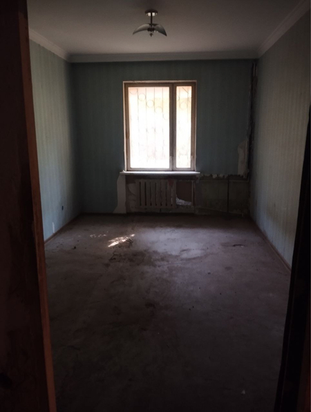 Chilonzor 21kvartal 2xona 1etaj Zerkalka 54kv srochni
