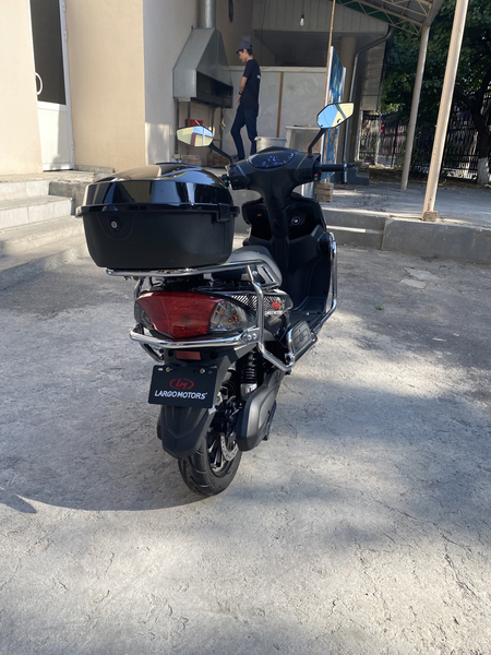 Skuter sotiladi zor xolatda 32 amperli aku