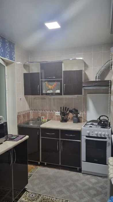Продам 3х комнатную кирпич Чиланзар 23