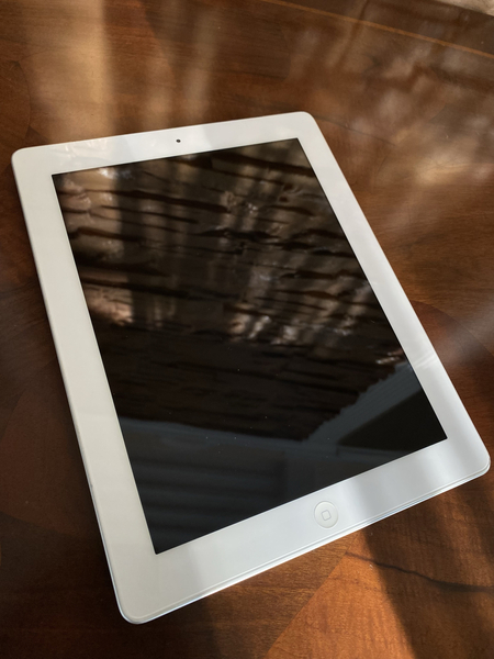 Срочно продаю Айпад (IPad)
