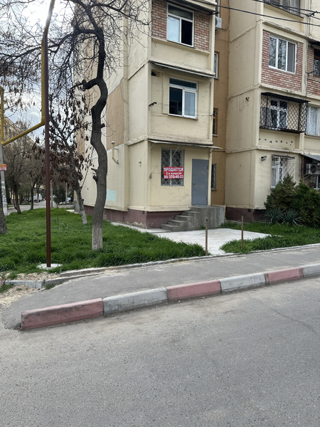 Продаю 2 комнатную квартиру на первом этаже