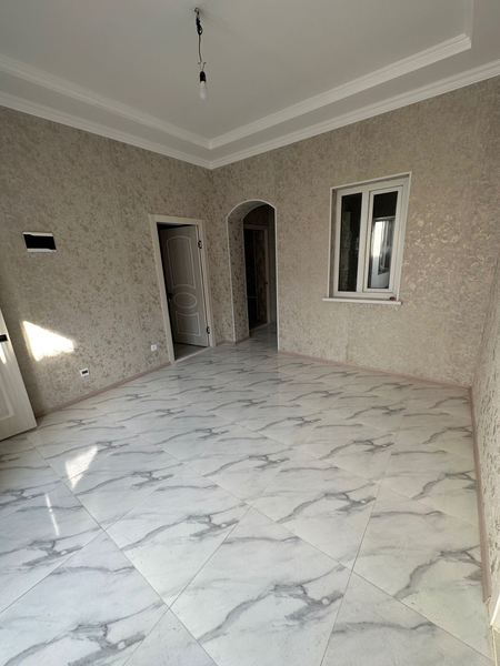 Hovli sotiladi 2.5 sotix