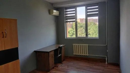 Шикарное место на 1м этаже вдоль дороги 40м²