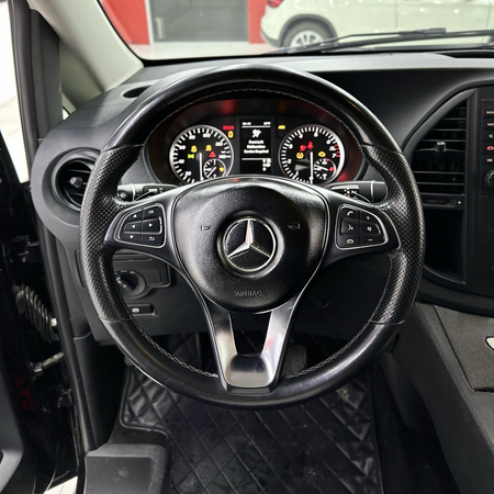Mercedes  metris