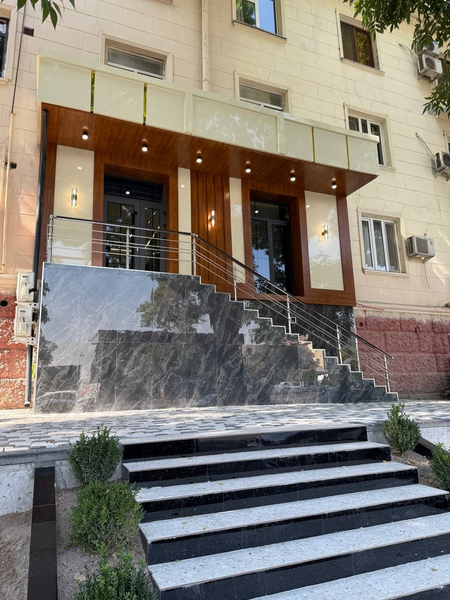 Срочно продаются Офис 1 ЛИНИЯ ВДОЛЬ ДОРОГИ в самом центре