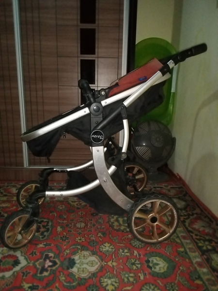 Продаётся коляска в хорошем состоянии