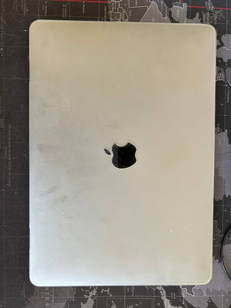 MacBook sotiladi