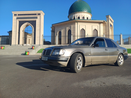 Мерседес Бенз 124