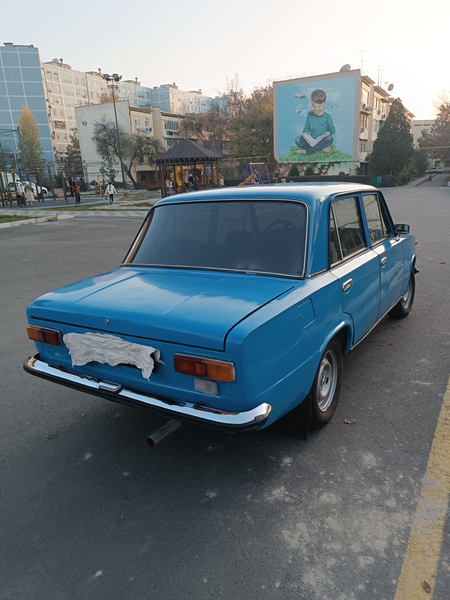 Ку́м-ку́к Жигули сотилади