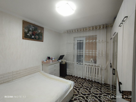 Yunusobod 18 kv  3/3/4 77 seriya 2*6 balkon Kirpich uy srochna sotila