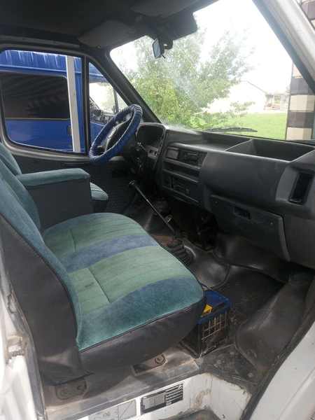 Ford sotiladi yil 93