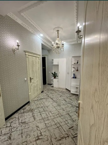 Ш Руставели  2/7/8  80м²