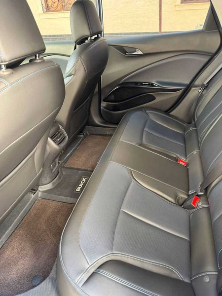 Продаю электромобиль (Buick Velite 6)