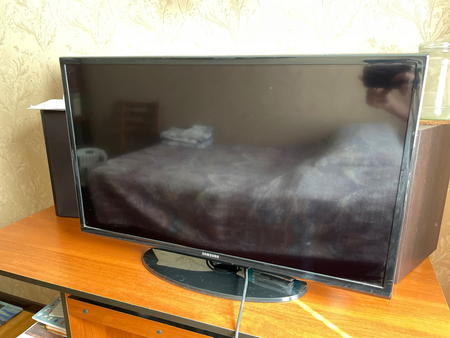 Телевизор Samsung (80 см диагональ)