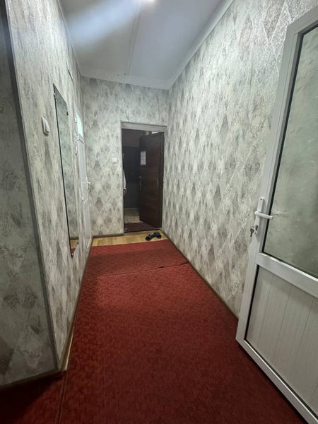Аренда сдается на Кадышева (1в2 чистая с обстановкой на долгий срок)