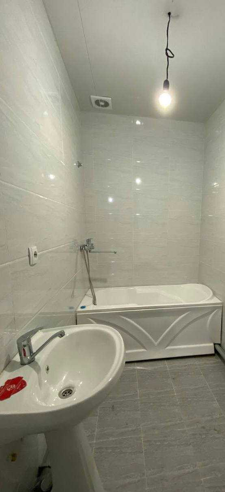 Hilmar 2 комнатная с ремонтом 83м2, кадастр есть. Piramit tower ор-р