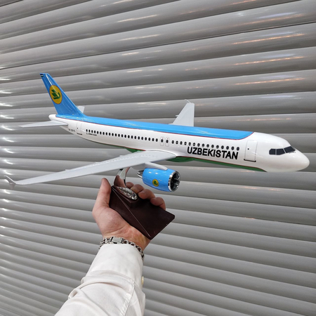 Самолёт офиссная модель: AIRBUS A320 Uzbekistan Airways в ПОДАРОК !
