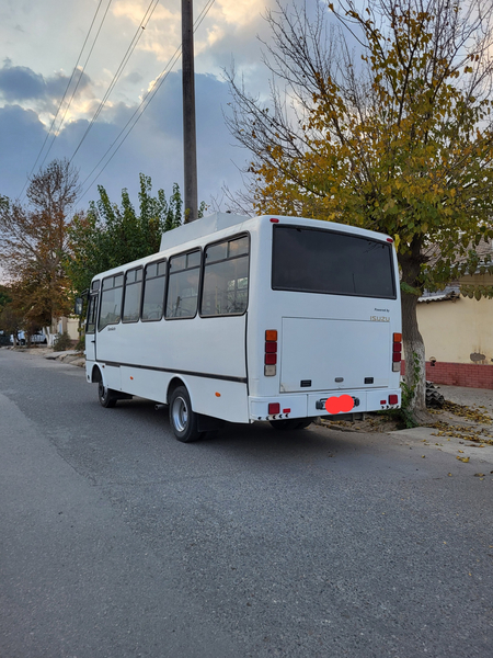 Isuzu aftobus sotiladi.