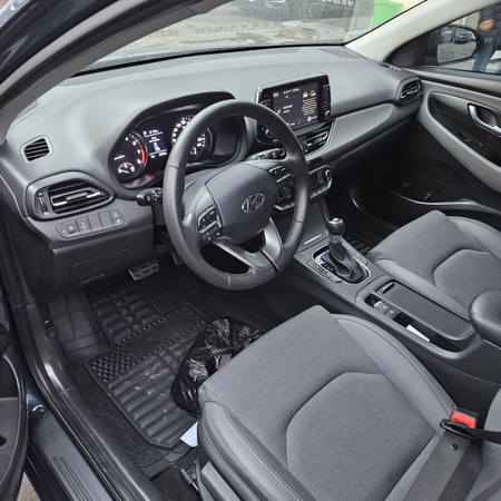 Прдается HYUNDAI I30