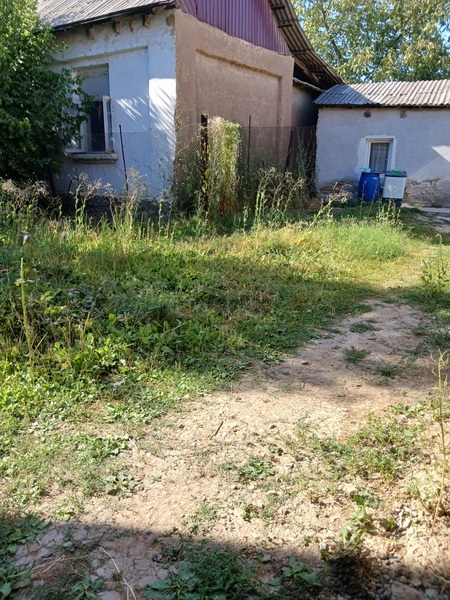 Srochniy 1.5 sotix yer sotiladi