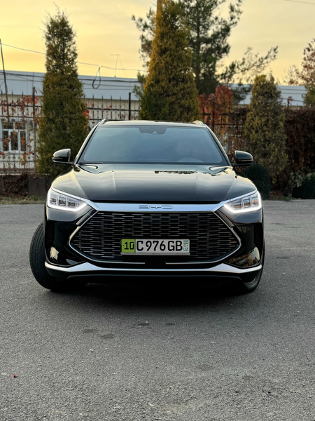 BYD Song Plus Hybrid (Gibrid) srochna sotiladi