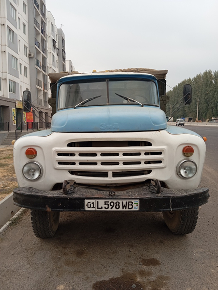 Самосвал зил ishlab turibdi