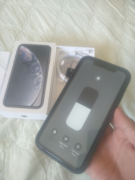 IPhone XR 64gb LLA 82yomkost true tone face id bor