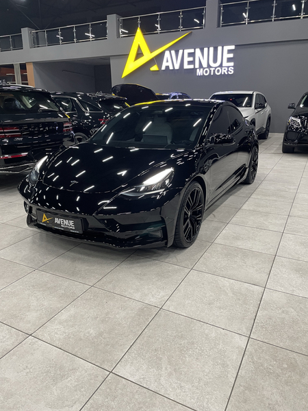 Tesla model 3 performance