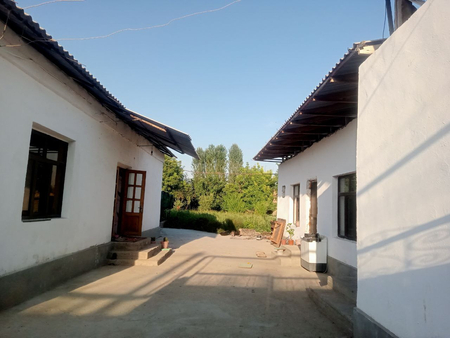 Xovli 5 xona ikkinchi uyda 4 xona spalni2ta magazin zal vanna oshxona